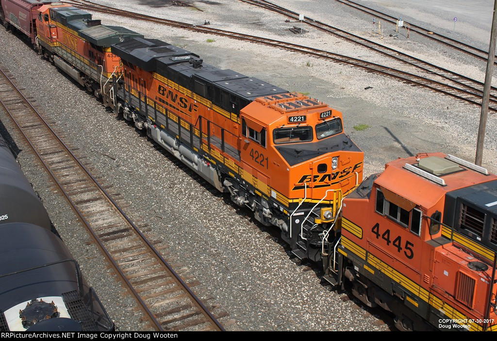 BNSF 4221